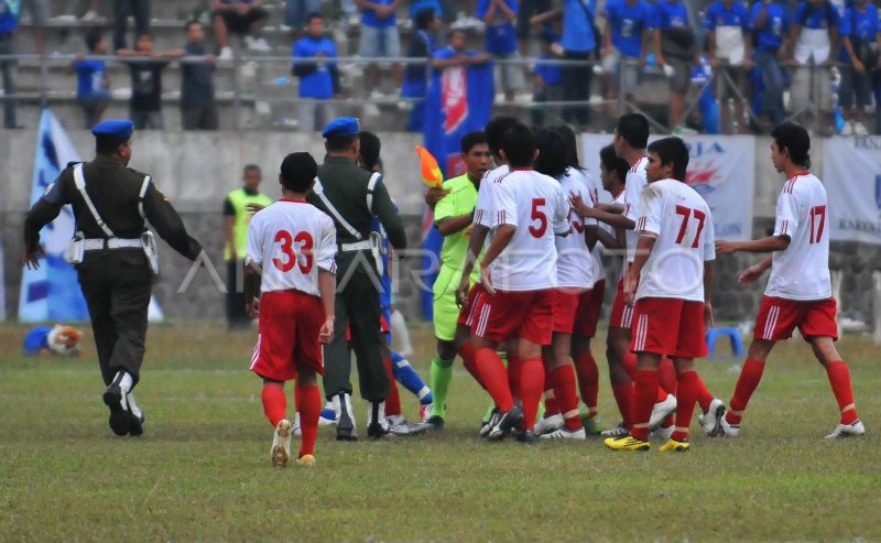 PROTES WASIT ANTARA Foto