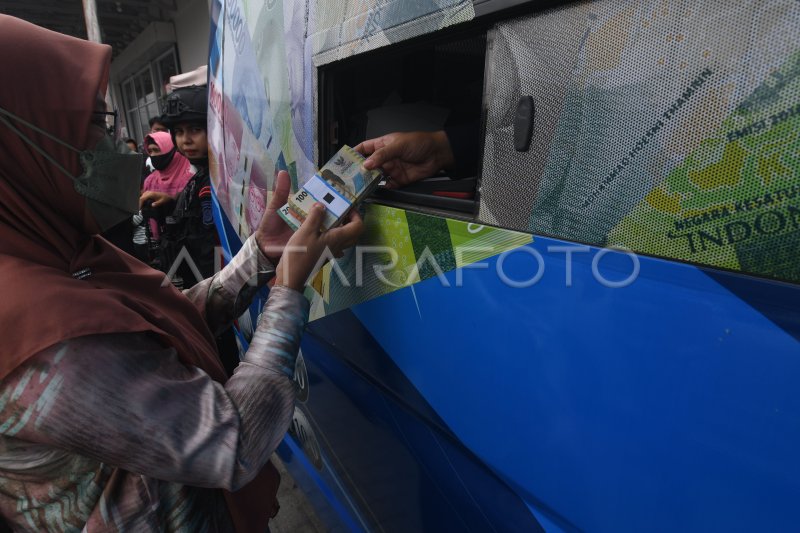 LAYANAN PENUKARAN UANG BANK INDONESIA ANTARA Foto