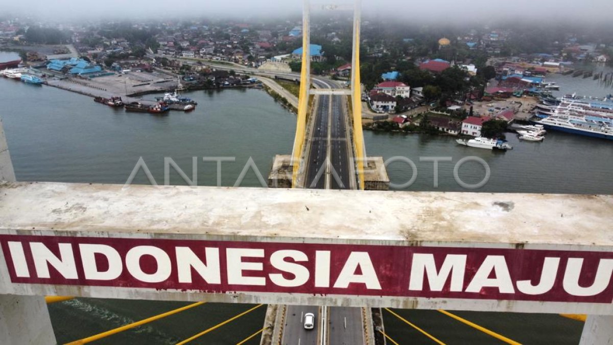 JEMBATAN PENGHUBUNG ANTAR KECAMATAN | ANTARA Foto