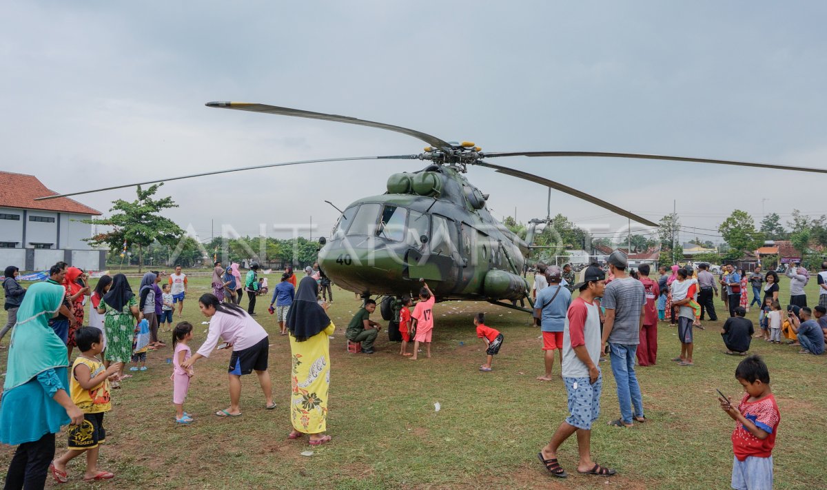 HELIKOPTER MENDARAT DARURAT | ANTARA Foto