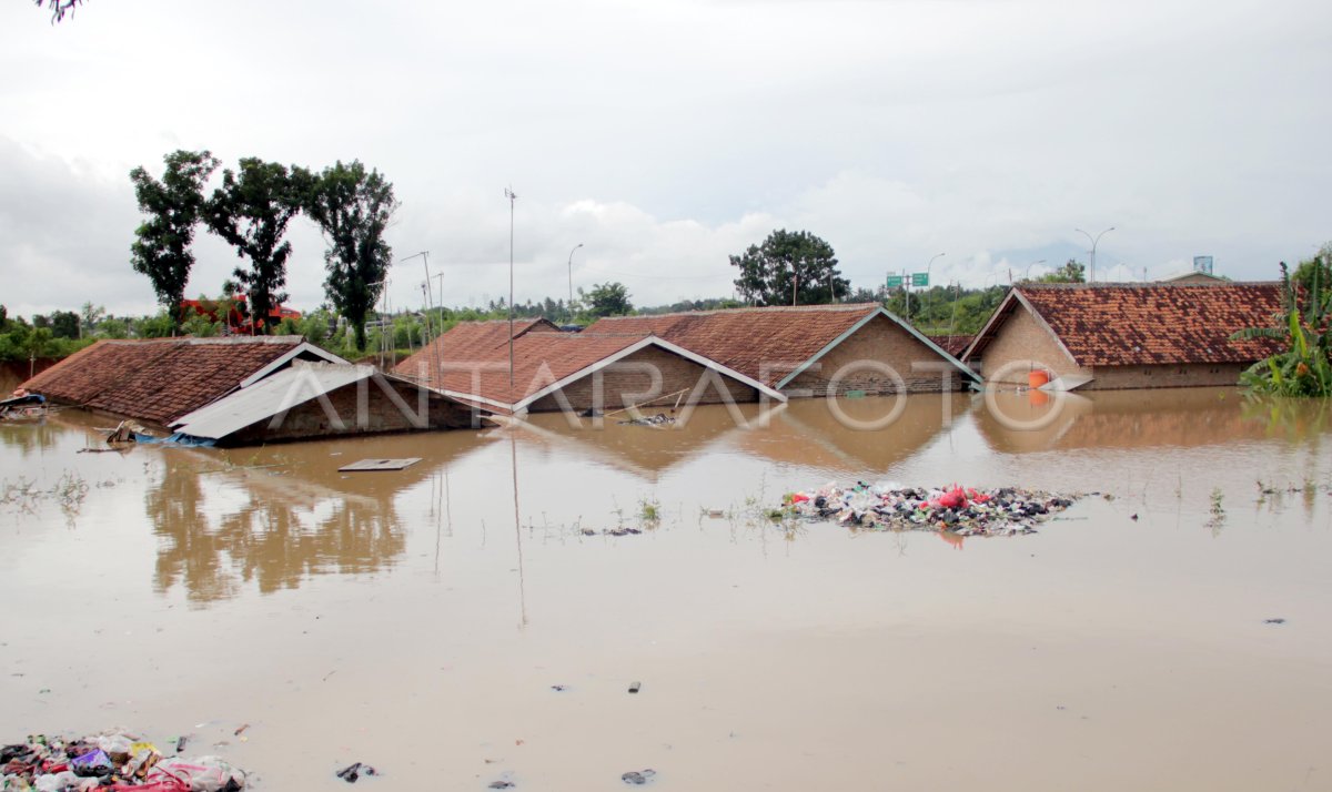 TERENDAM BANJIR | ANTARA Foto