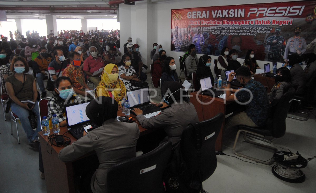 PERCEPAT PROGRAM VAKSINASI COVID-19 | ANTARA Foto