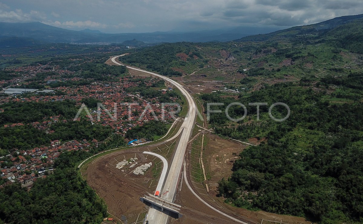 JALUR FUNGSIONAL TOL CISUMDAWU BELUM DIBUKA | ANTARA Foto