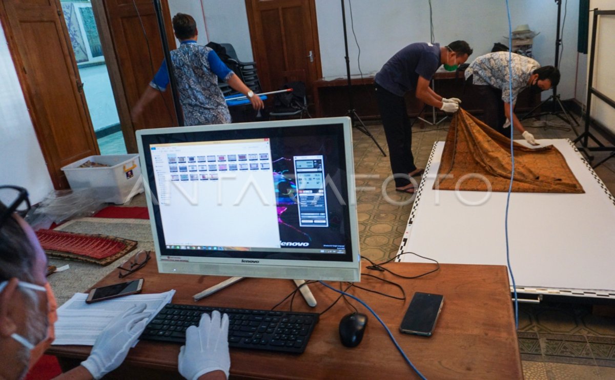 DIGITALISASI KAIN BATIK | ANTARA Foto