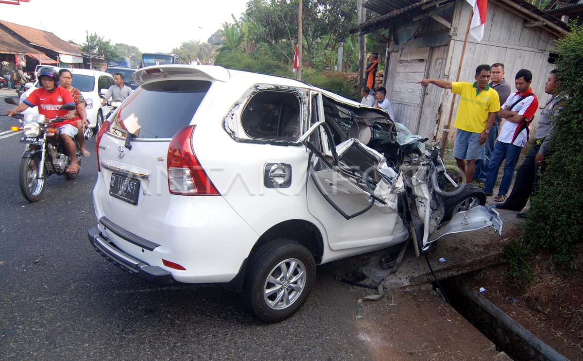 KECELAKAAN LALU LINTAS | ANTARA Foto