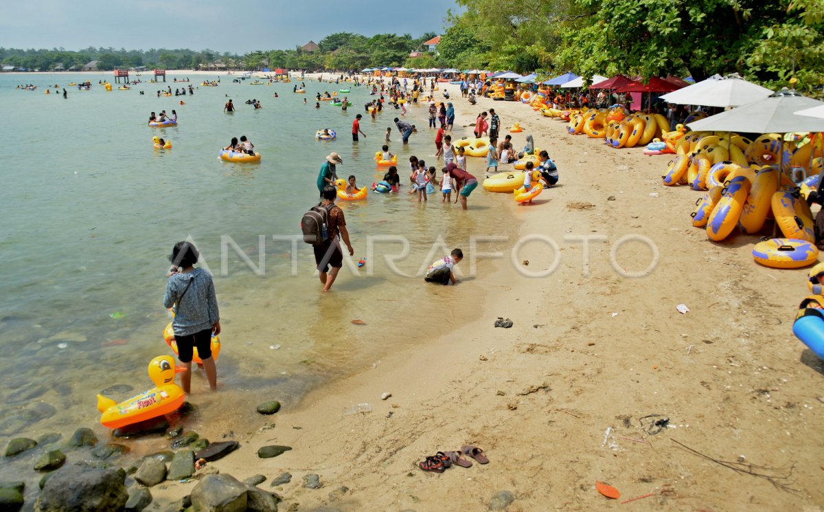 WISATA PANTAI BANDENGAN | ANTARA Foto