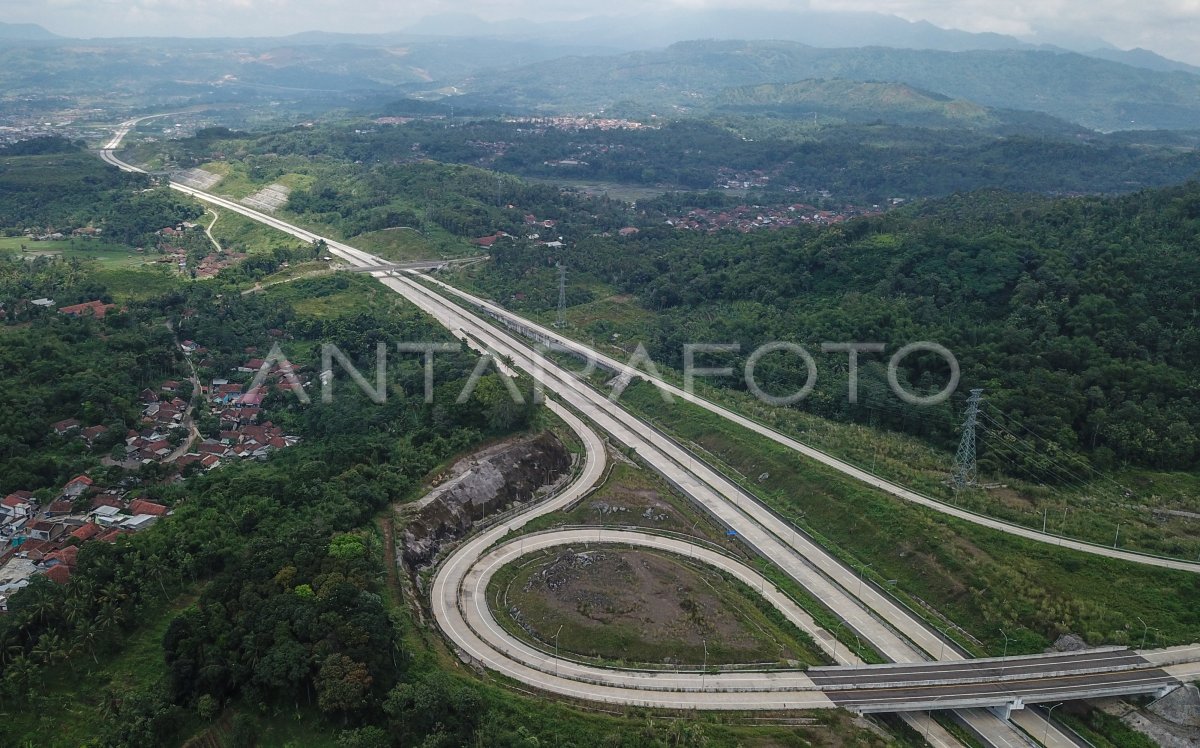 PROYEK JALAN TOL CISUMDAWU SEKSI DUA | ANTARA Foto