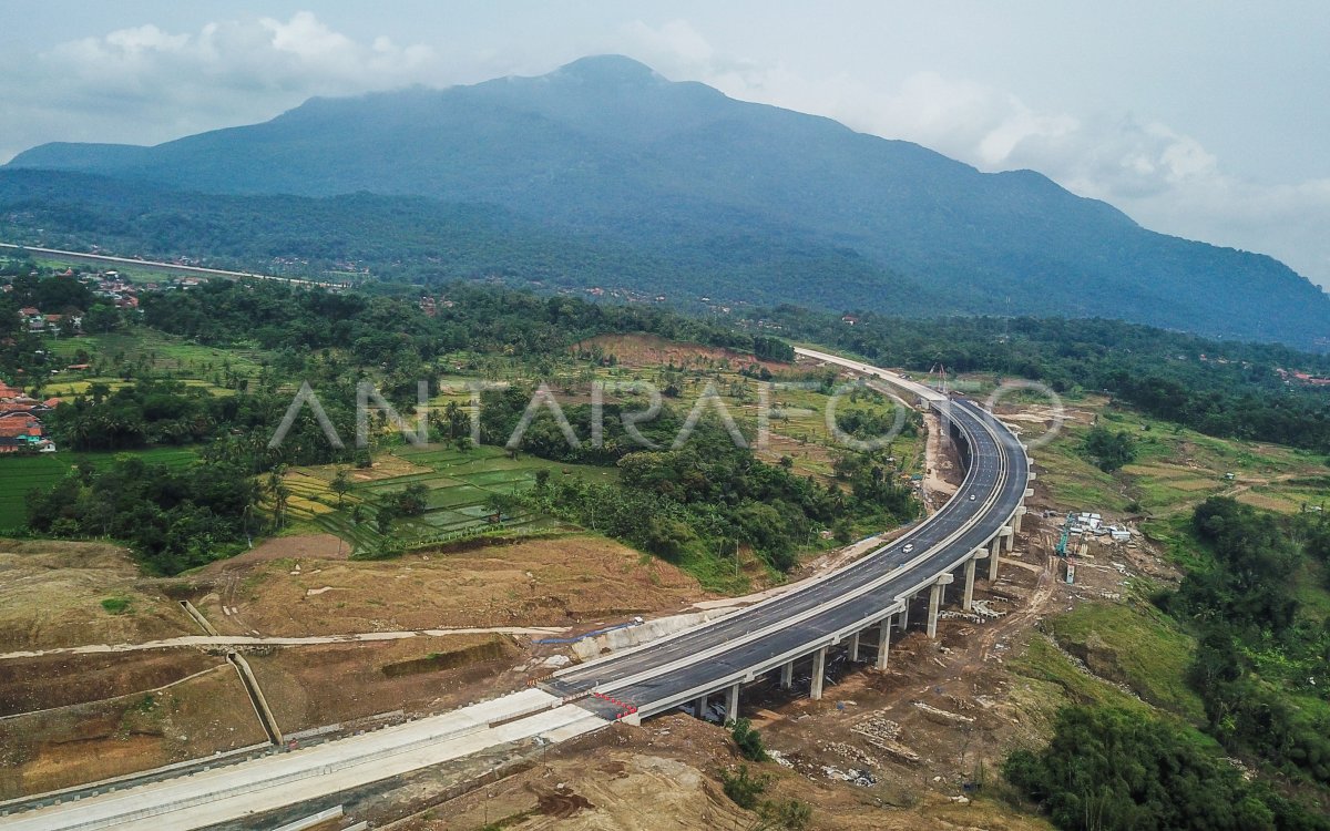 ARUS MUDIK DI JALUR FUNGSIONAL TOL CISUMDAWU | ANTARA Foto