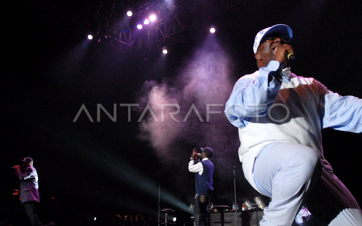 KONSER BOYZ II MEN | ANTARA Foto