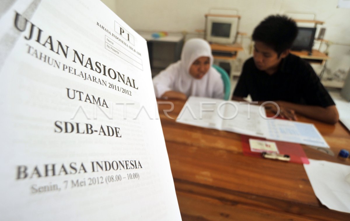 EXAMEN NASONAL | ANTARA Foto