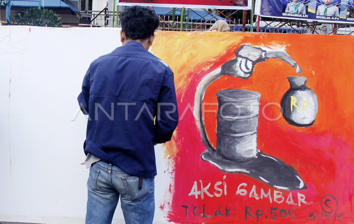 TOLAK KENAIKAN HARGA BBM | ANTARA Foto