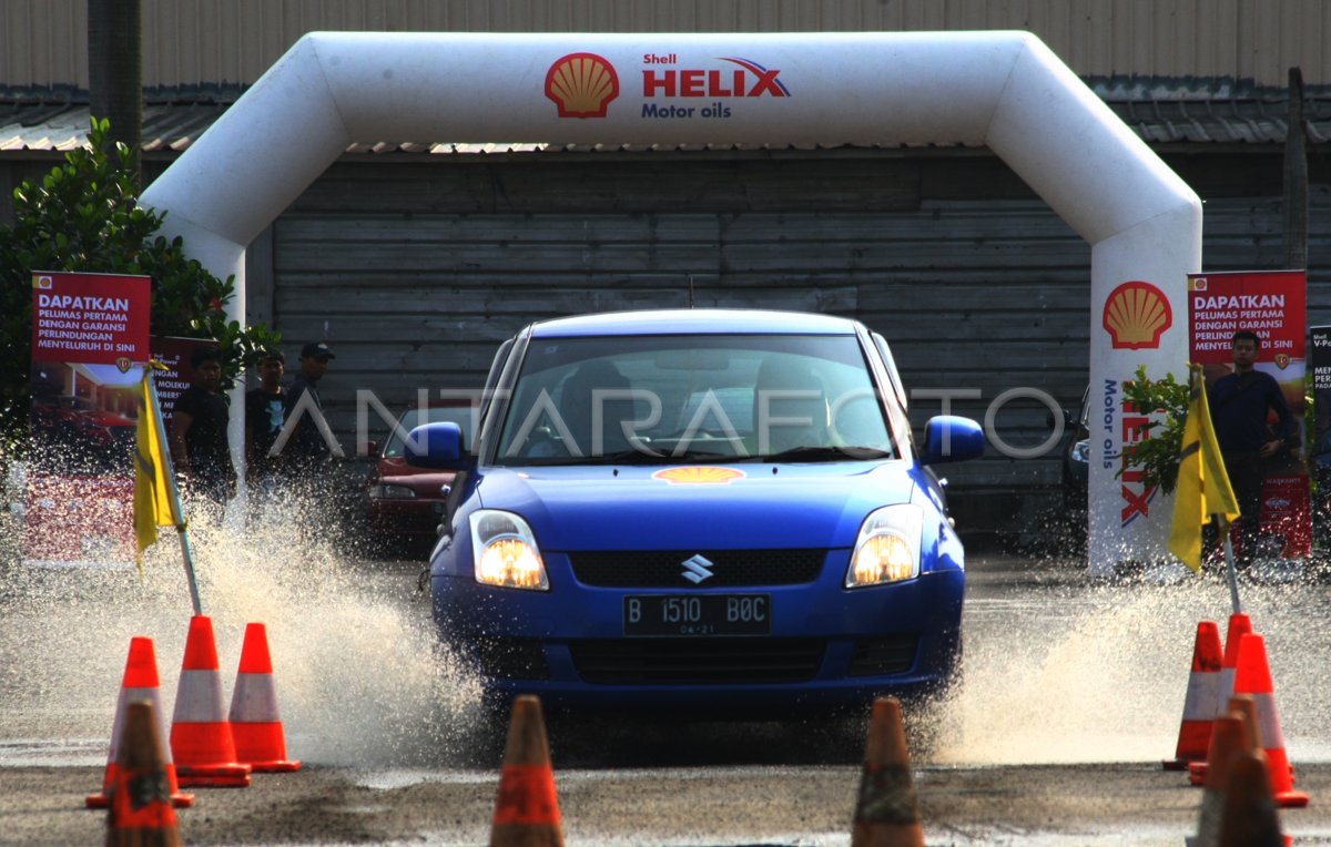PELATIHAN AMAN BERKENDARA | ANTARA Foto