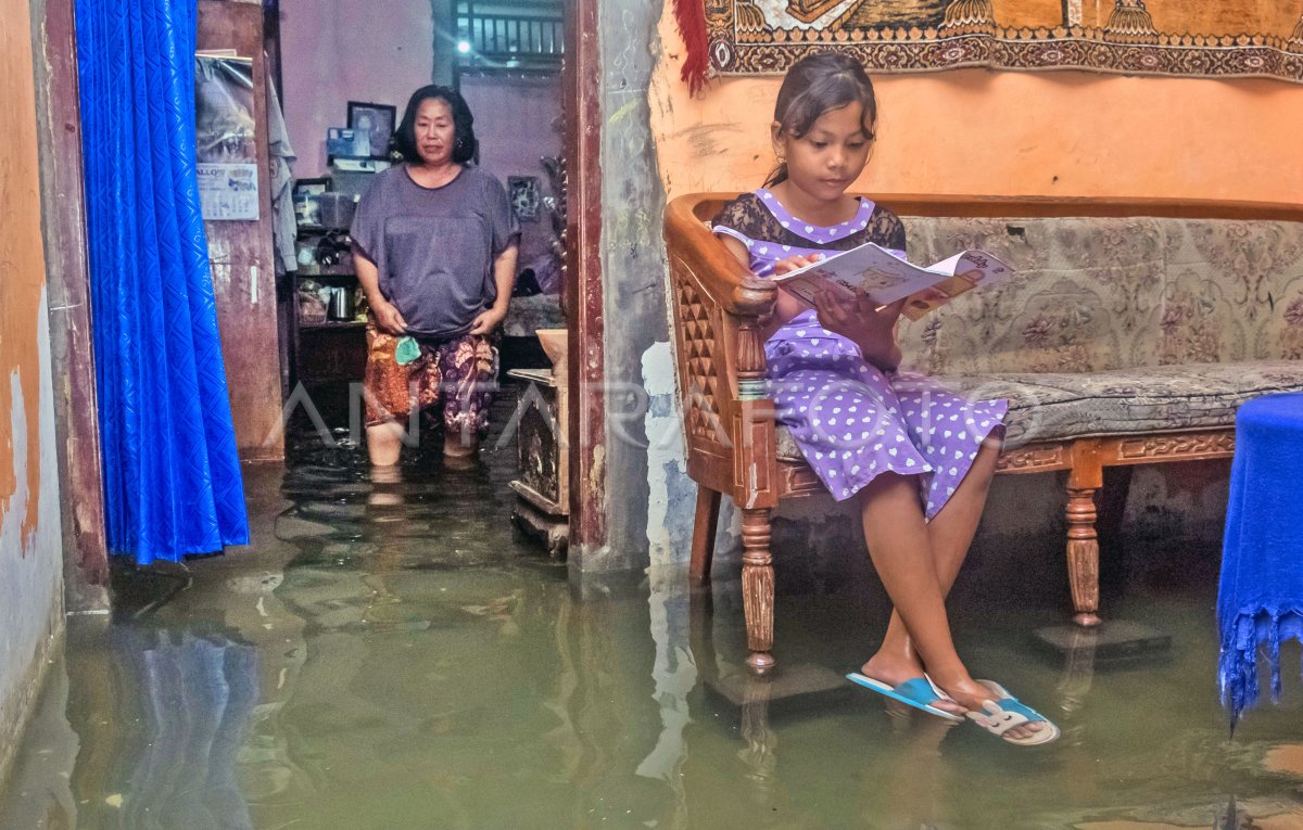 ROB DAMPAK GERHANA BULAN | ANTARA Foto ROB DAMPAK GERHANA BULAN | ANTARA Foto