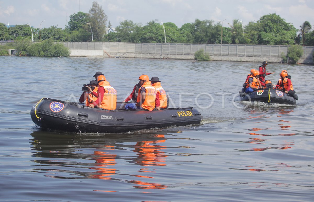 LATIHAN TANGGAP BENCANA BAGI WARTAWAN | ANTARA Foto