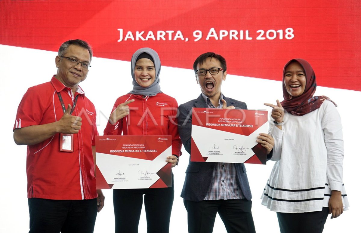 KERJASAMA TELKOMSEL-INDONESIA MENGAJAR | ANTARA Foto KERJASAMA TELKOMSEL-INDONESIA MENGAJAR | ANTARA Foto