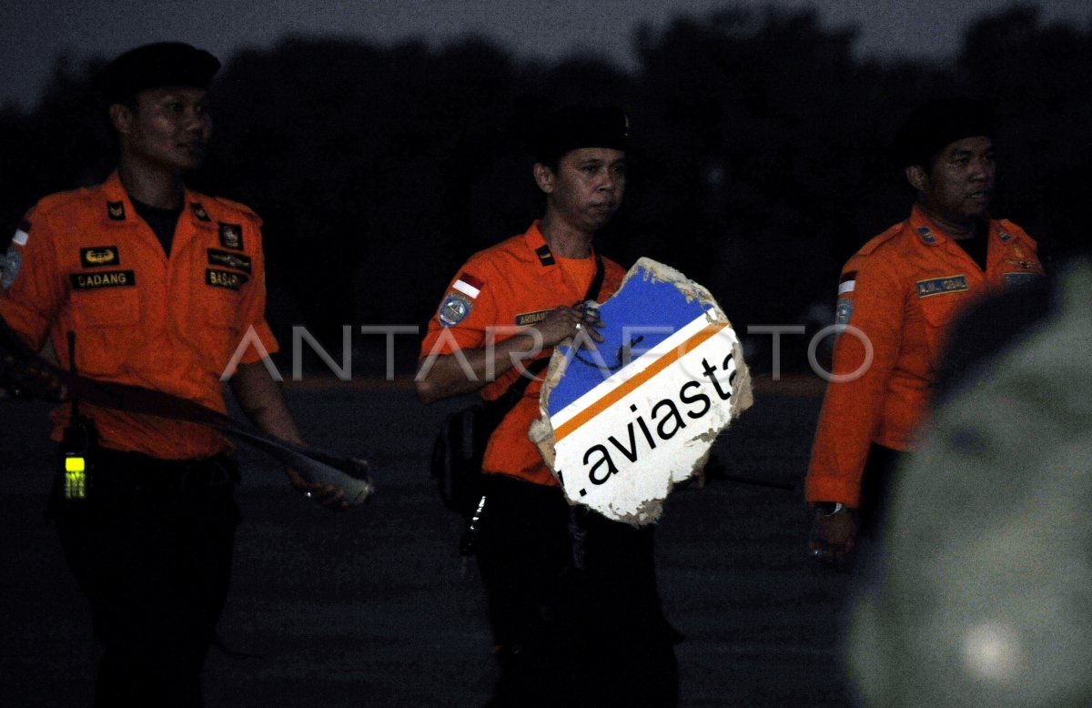 SERPIHAN PESAWAT AVIASTAR | ANTARA Foto