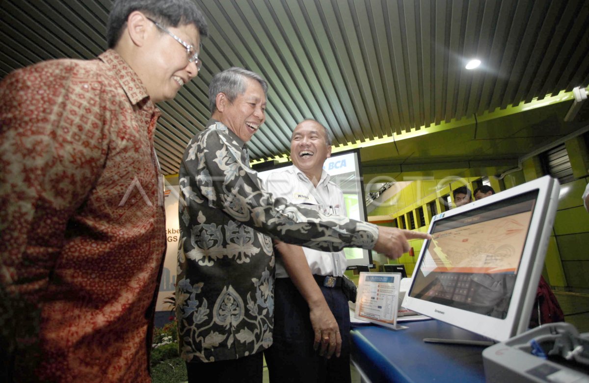 BCA DAN KAI TINGKATKAN PELAYANAN | ANTARA Foto BCA DAN KAI TINGKATKAN PELAYANAN | ANTARA Foto