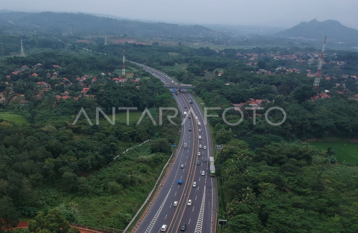 ARUS BALIK LIBUR PANJANG IMLEK | ANTARA Foto
