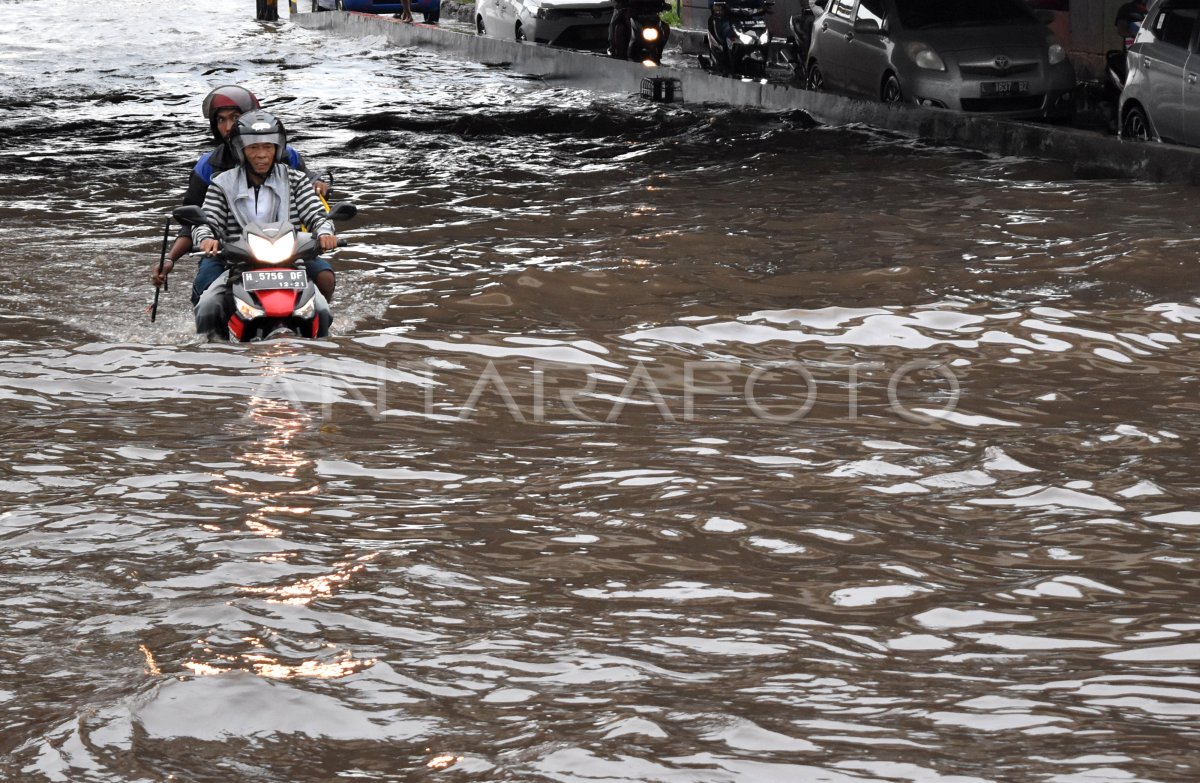 BANJIR PANTURA SEMARANG | ANTARA Foto