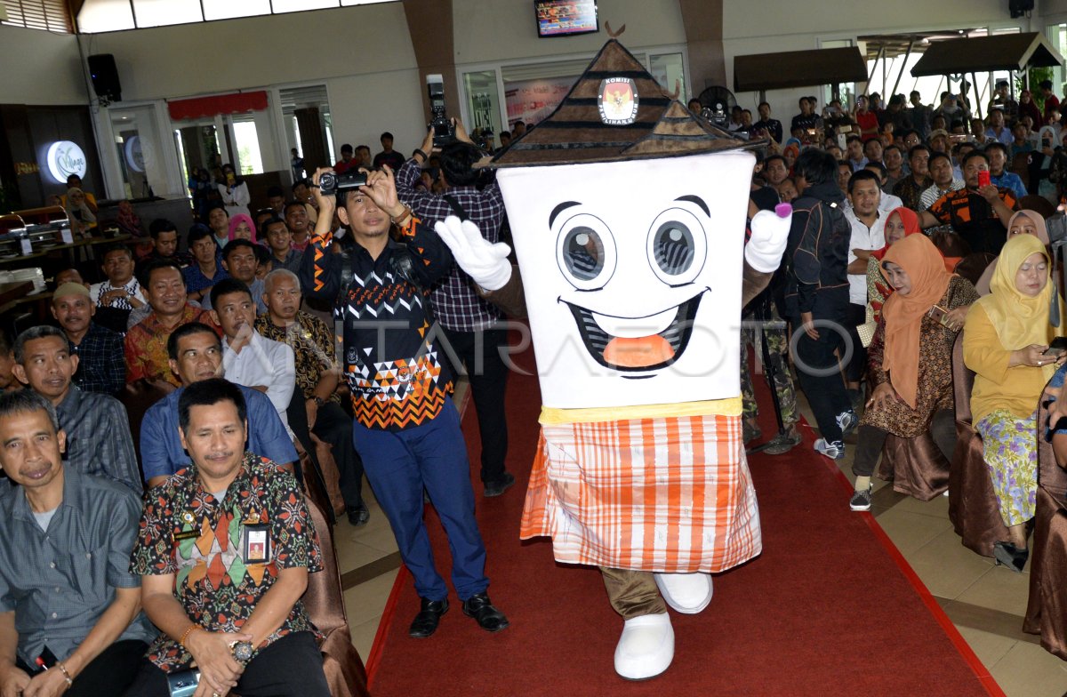 PELUNCURUAN MASKOT PILKADA GOWA | ANTARA Foto