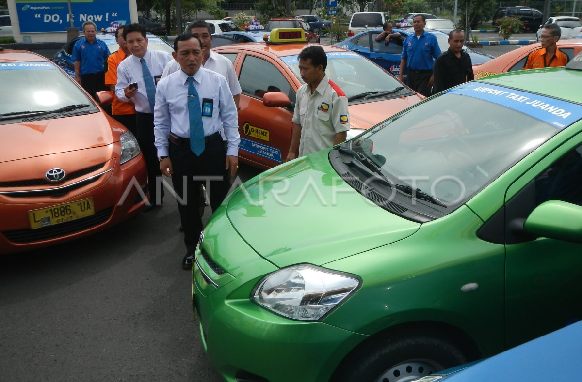 TAXI ARGO BANDARA | ANTARA Foto