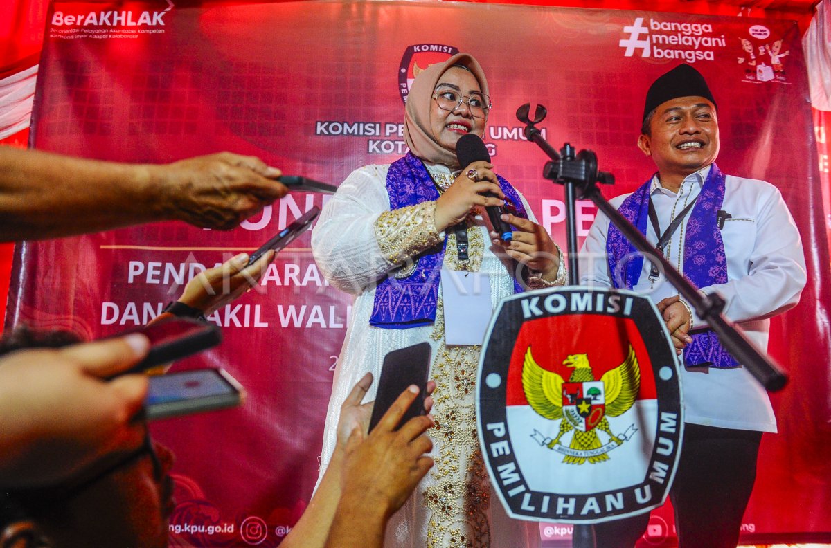 Pendaftaran pasangan bakal calon Wali Kota Serang | ANTARA Foto