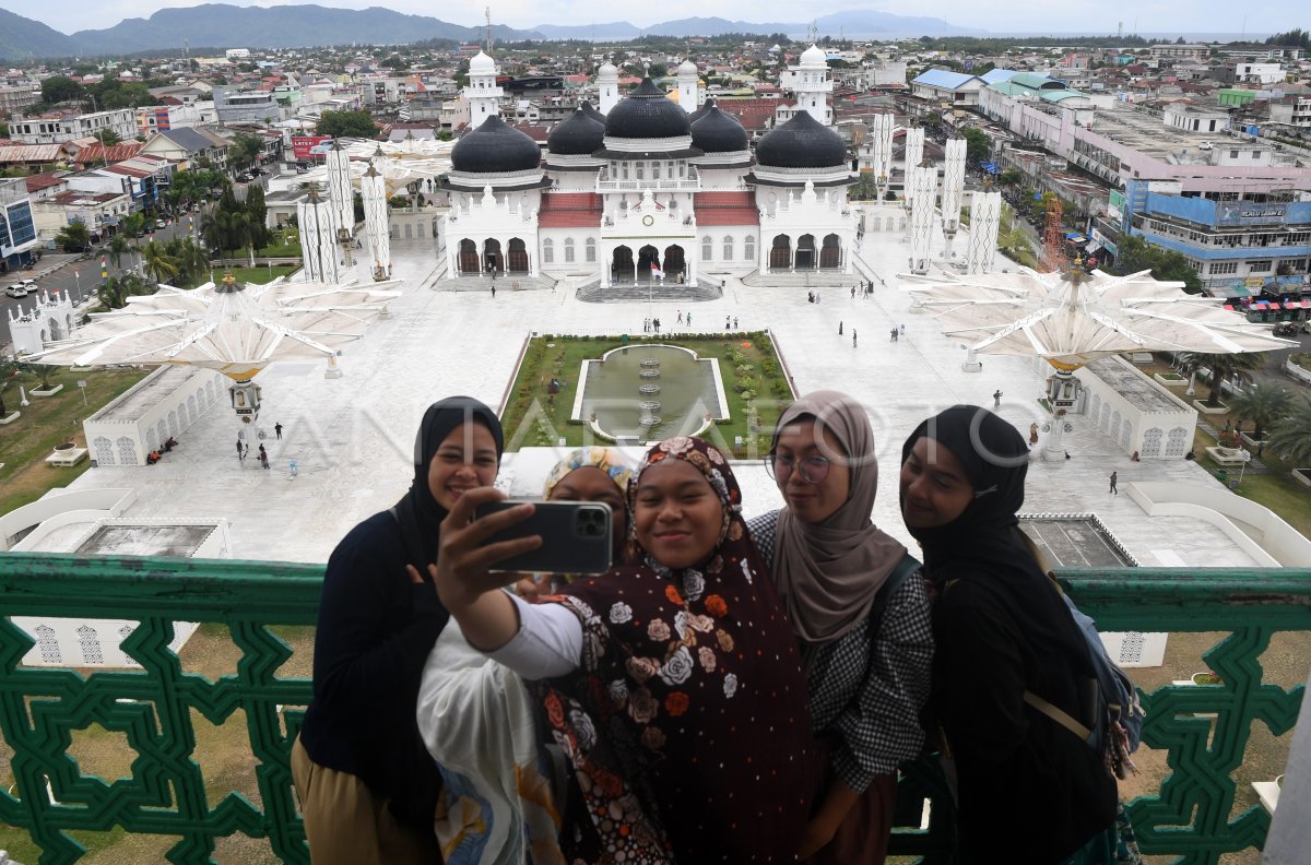 PON XXI Aceh-Sumut: Wisata religi Masjid Raya Baiturrahman | ANTARA Foto