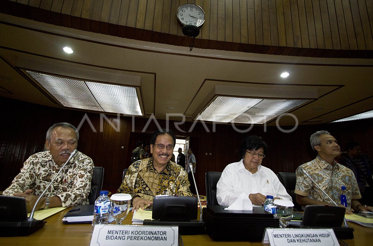 RAKOR KEMENKO PEREKONOMIAN | ANTARA Foto