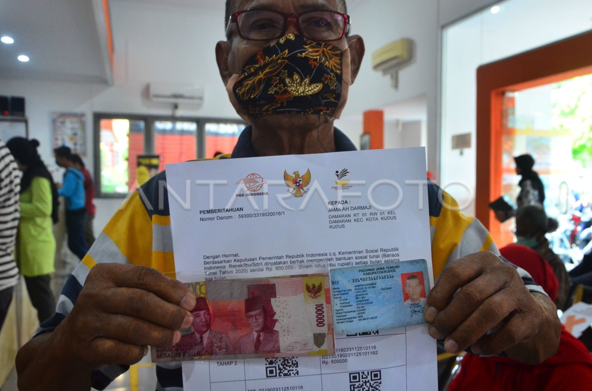 PENYALURAN BST DI KUDUS | ANTARA Foto PENYALURAN BST DI KUDUS | ANTARA Foto