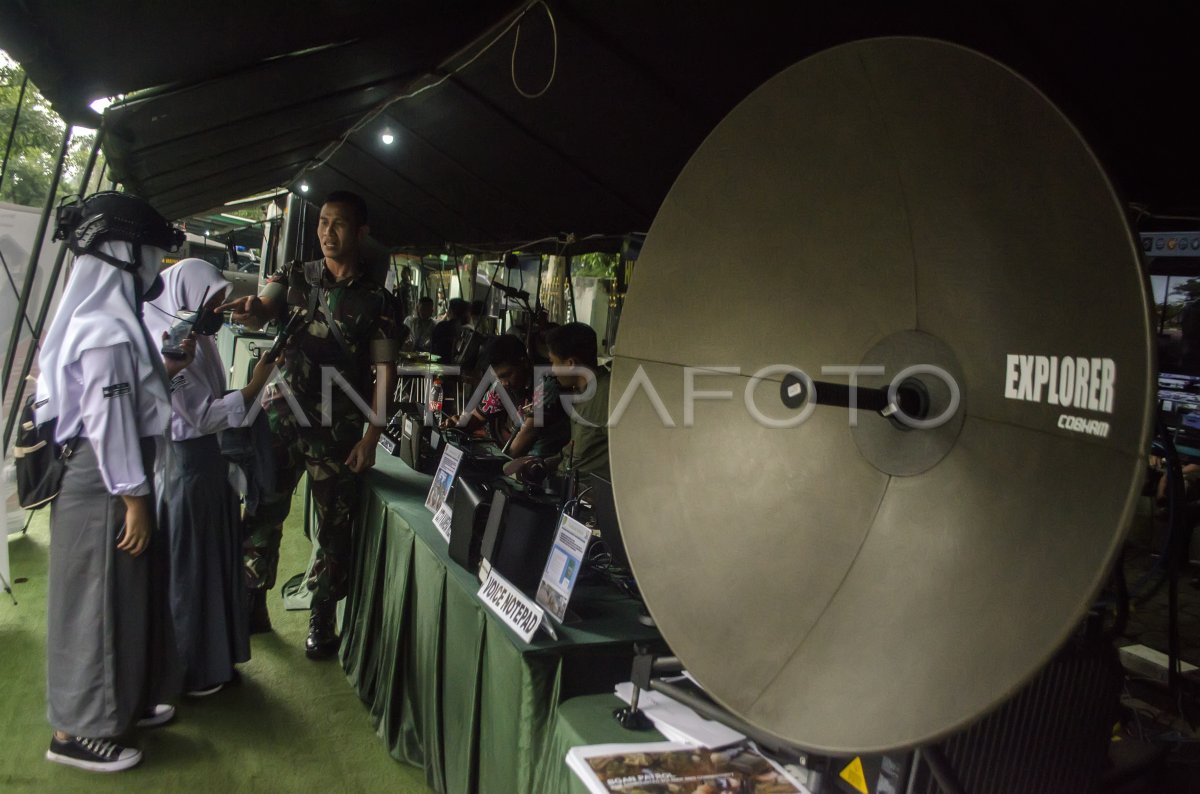 PAMERAN TEKNOLOGI KODAM III SILIWANGI | ANTARA Foto PAMERAN TEKNOLOGI KODAM III SILIWANGI | ANTARA Foto