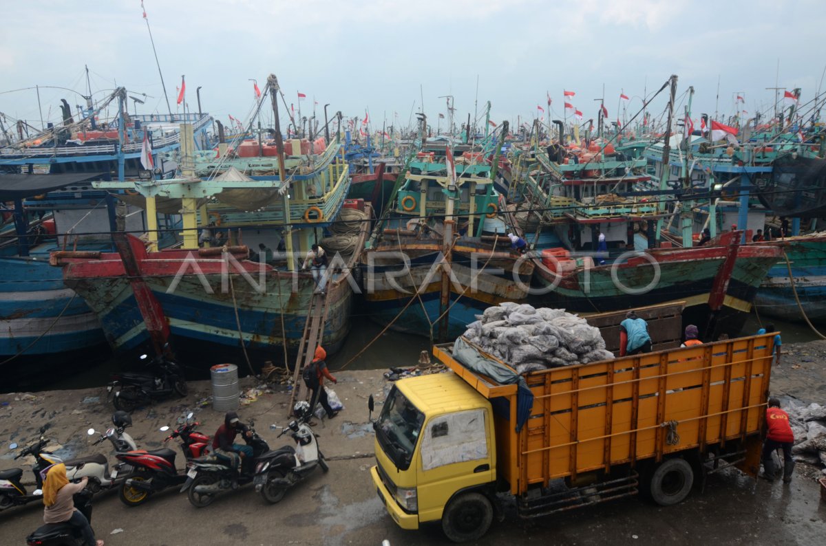 Nelayan di Tegal mulai libur melaut | ANTARA Foto