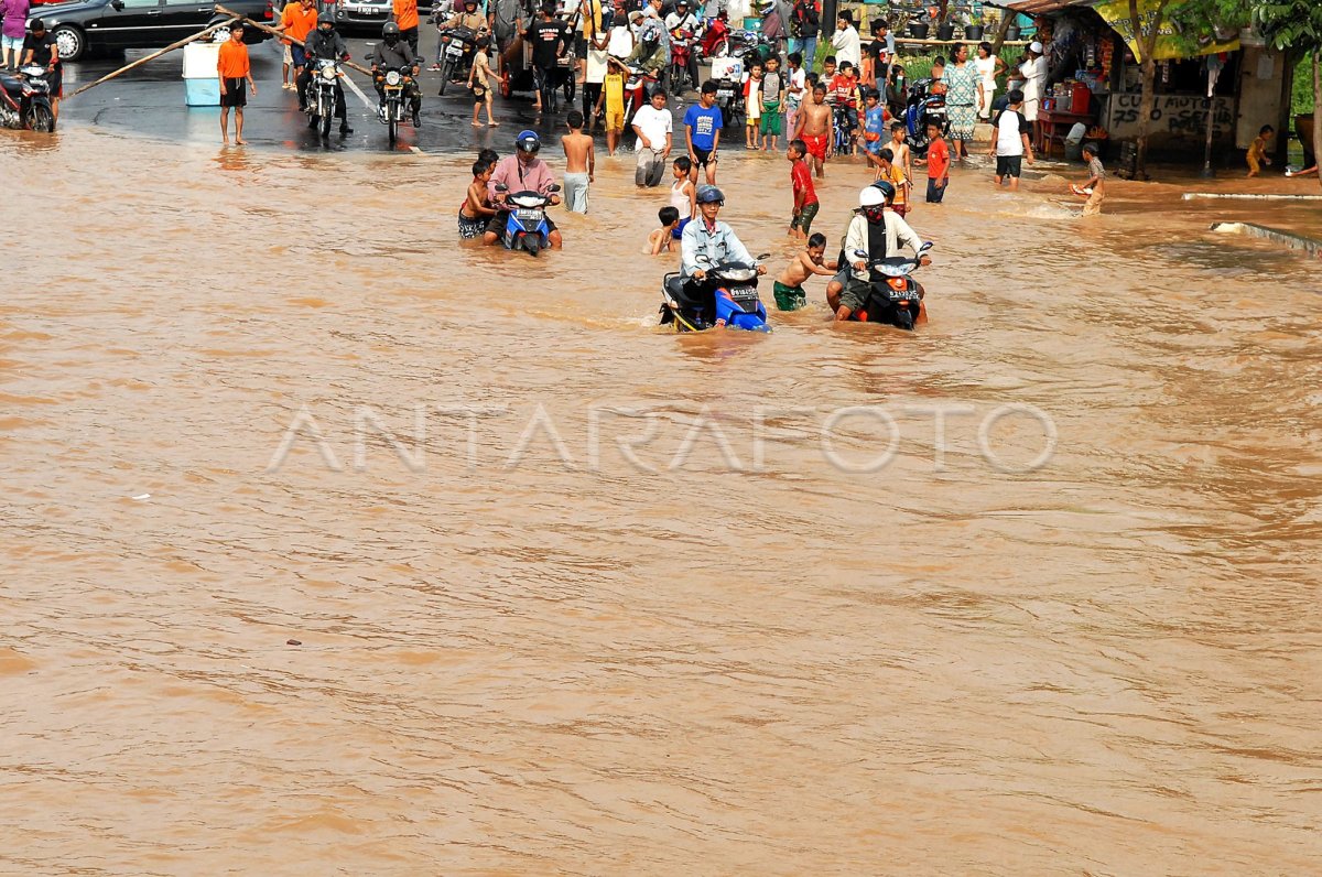BANJIR KIRIMAN | ANTARA Foto