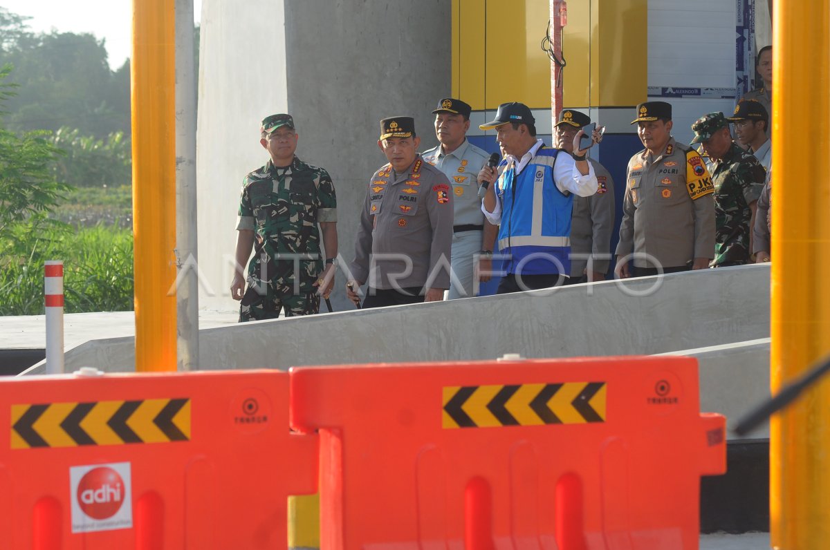 Panglima TNI dan Kapolri tinjau tol fungsional Klaten-Prambanan | ANTARA Foto
