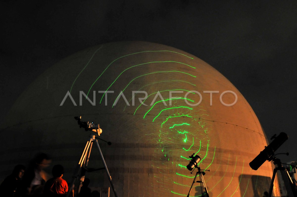 LIHAT GERHANA BULAN | ANTARA Foto LIHAT GERHANA BULAN | ANTARA Foto