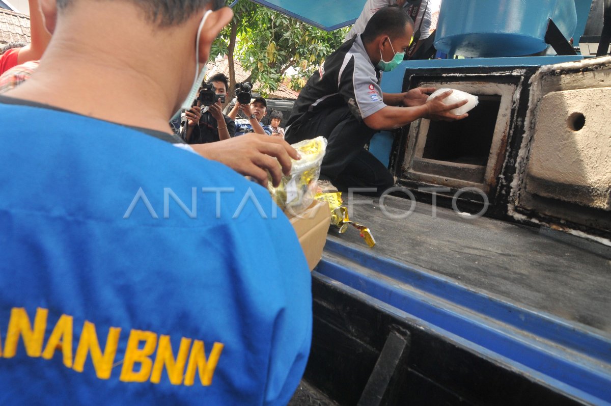 PEMUSNAHAN BARANG BUKTI | ANTARA Foto