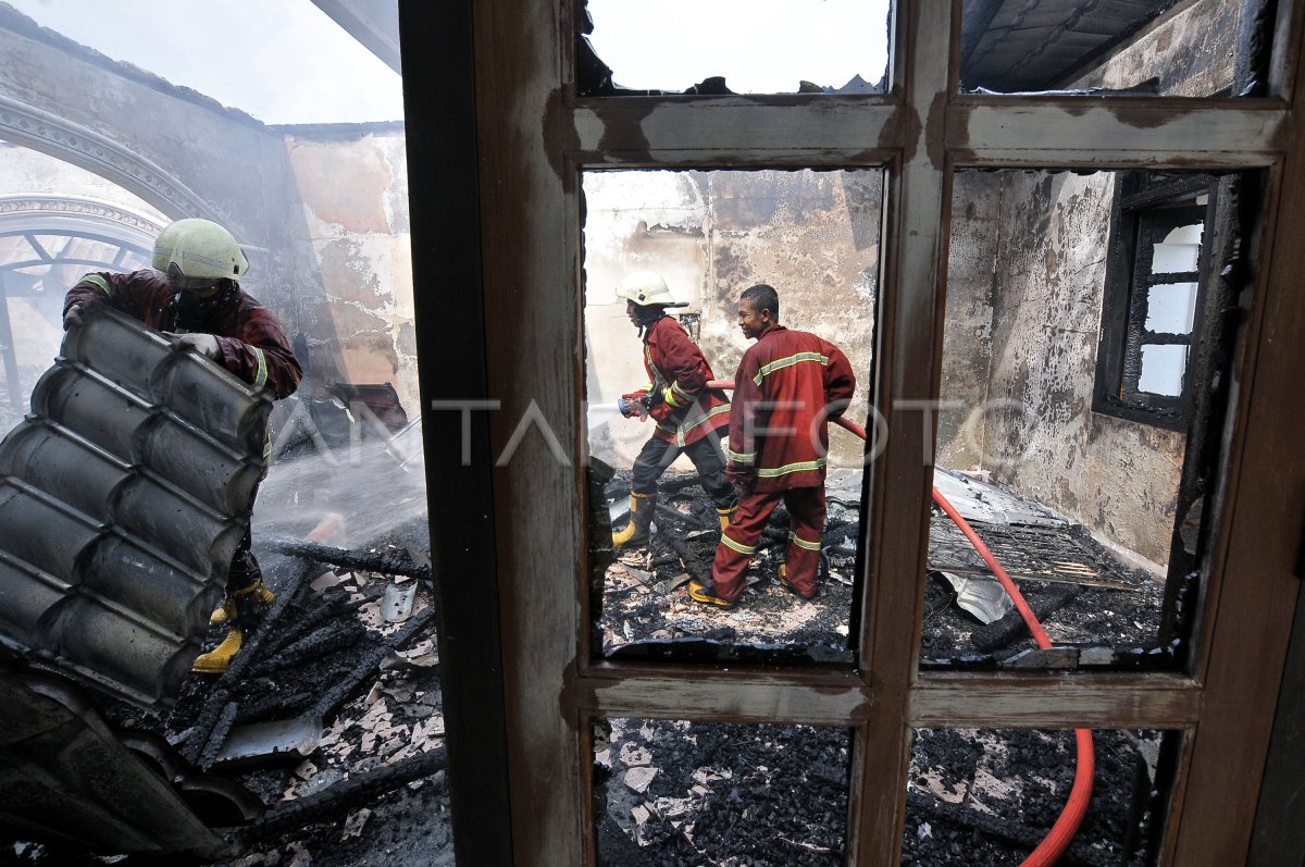 KEBAKARAN KAWASAN PADAT PENDUDUK | ANTARA Foto