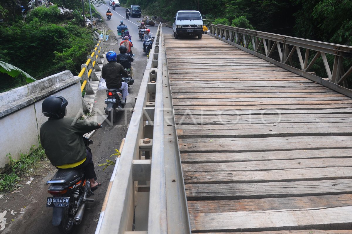 JEMBATAN DARURAT BOYOLALI-MAGELANG | ANTARA Foto JEMBATAN DARURAT BOYOLALI-MAGELANG | ANTARA Foto