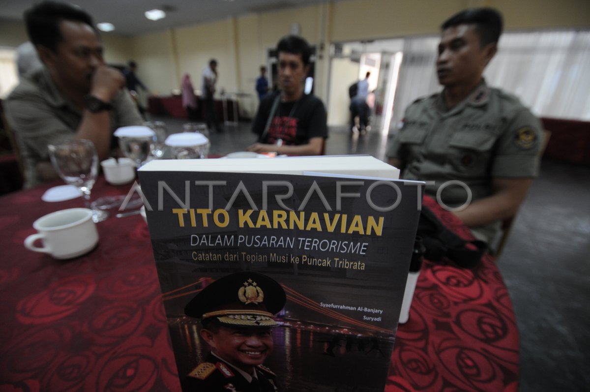 PELUNCURAN BUKU TITO KARNAVIAN | ANTARA Foto