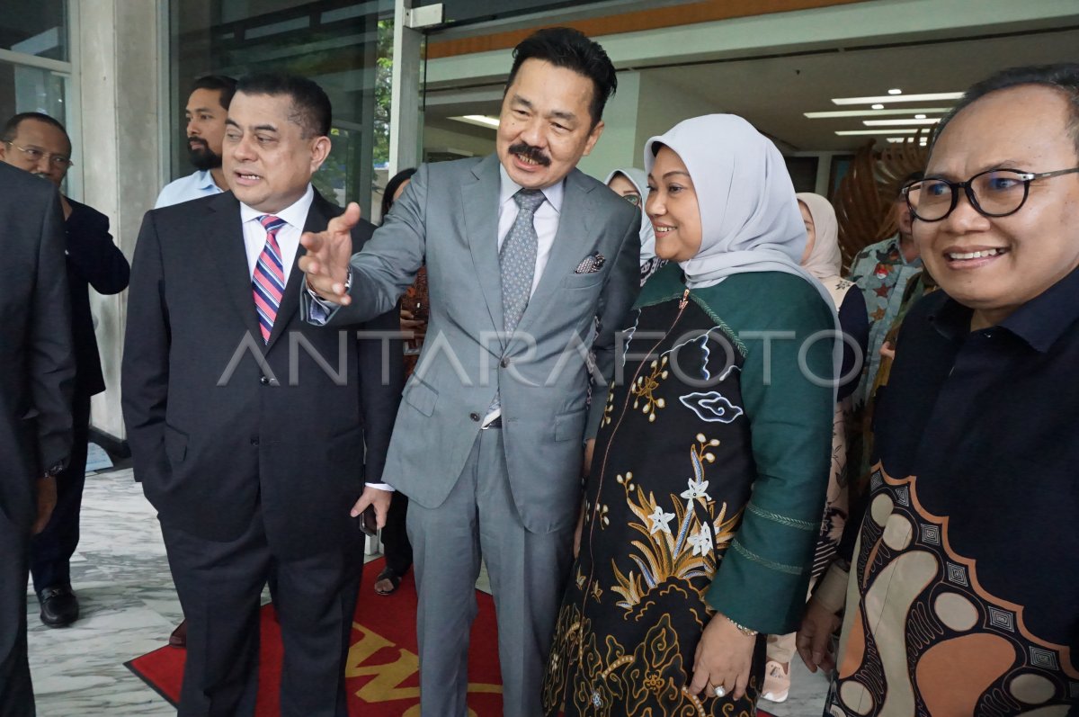 PARA VISITAR EL LODO KRILL CÚBICO | ANTARA Foto