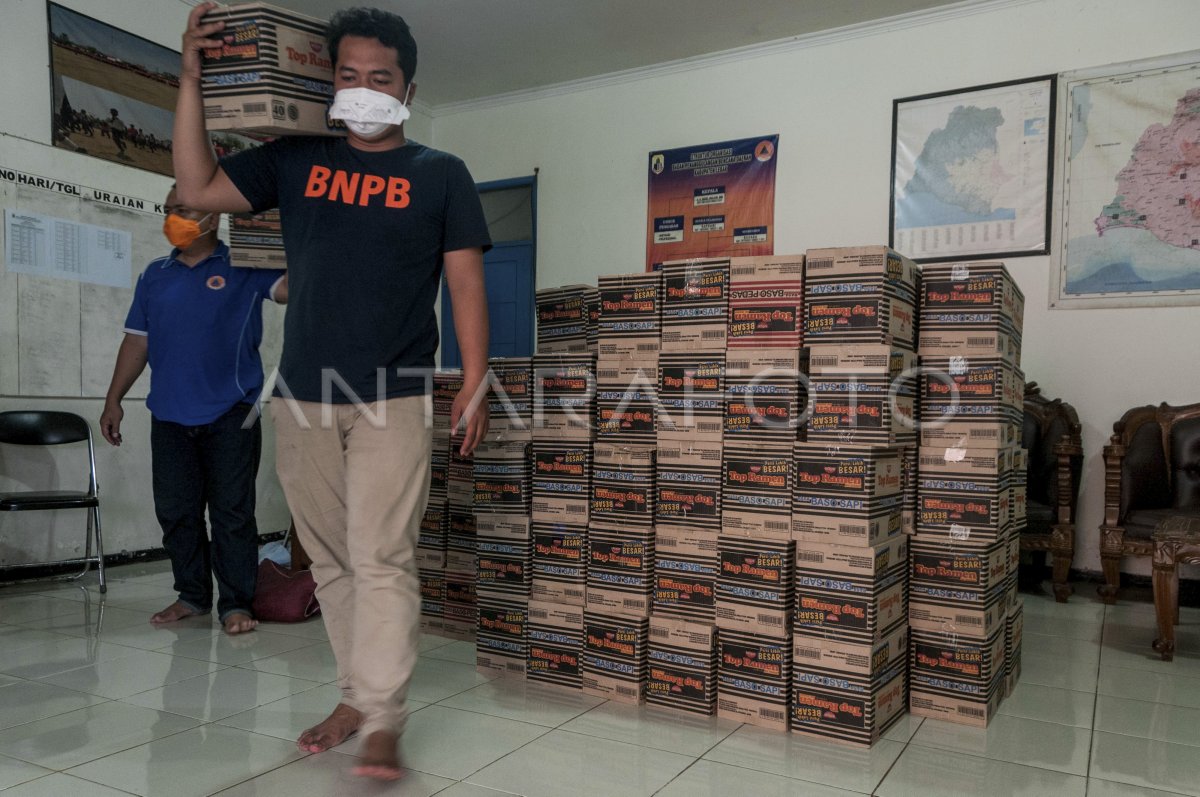 COVID-19 PATIENT LOGISTICS ASSISTANCE DISTRIBUTION | ANTARA Foto COVID-19 PATIENT LOGISTICS ASSISTANCE DISTRIBUTION | ANTARA Foto
