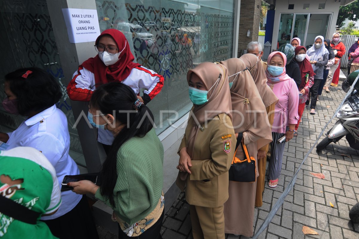 PASAR MINYAK GORENG MURAH BOYOLALI | ANTARA Foto PASAR MINYAK GORENG MURAH BOYOLALI | ANTARA Foto