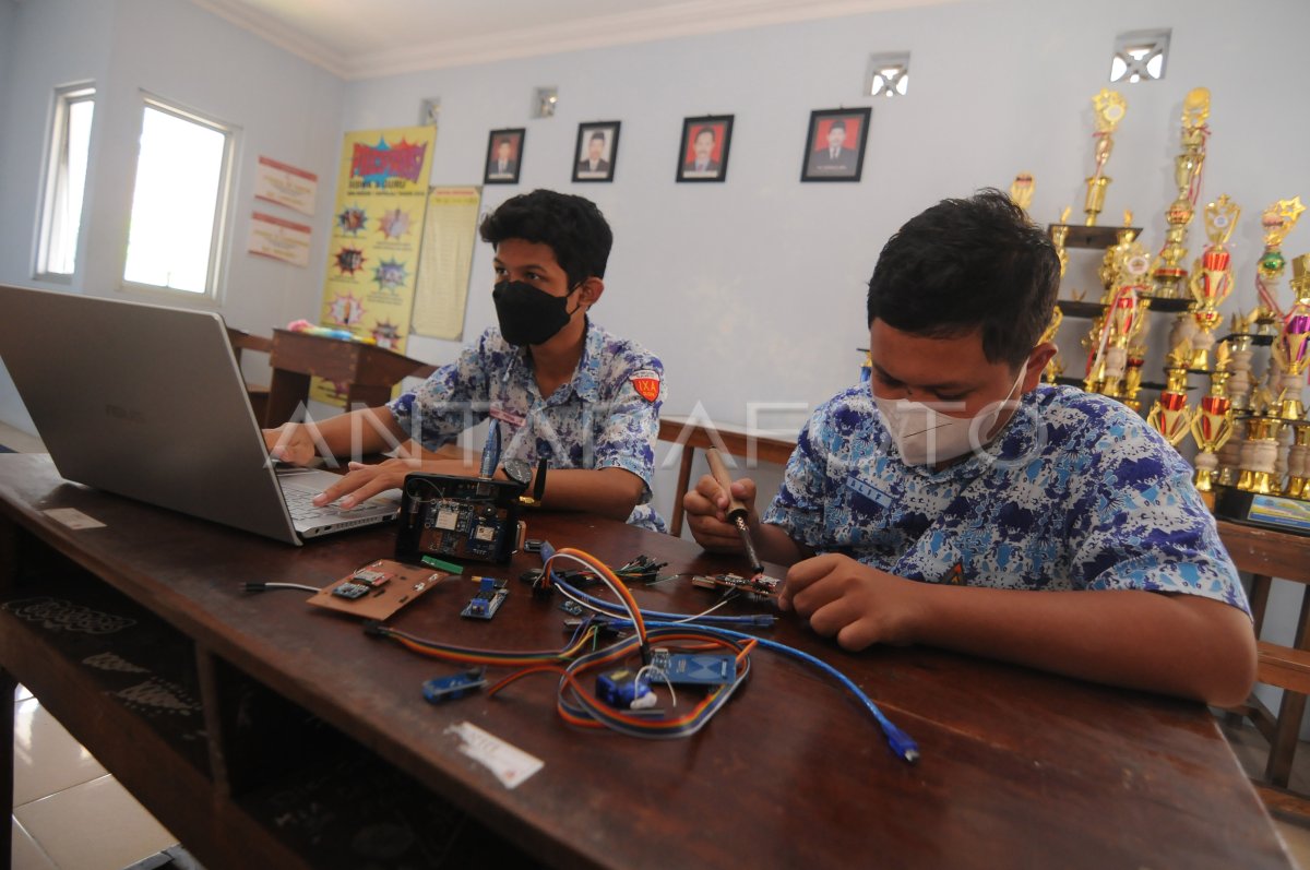 Technology Innovation Traffic Accident Detection System Antara Foto