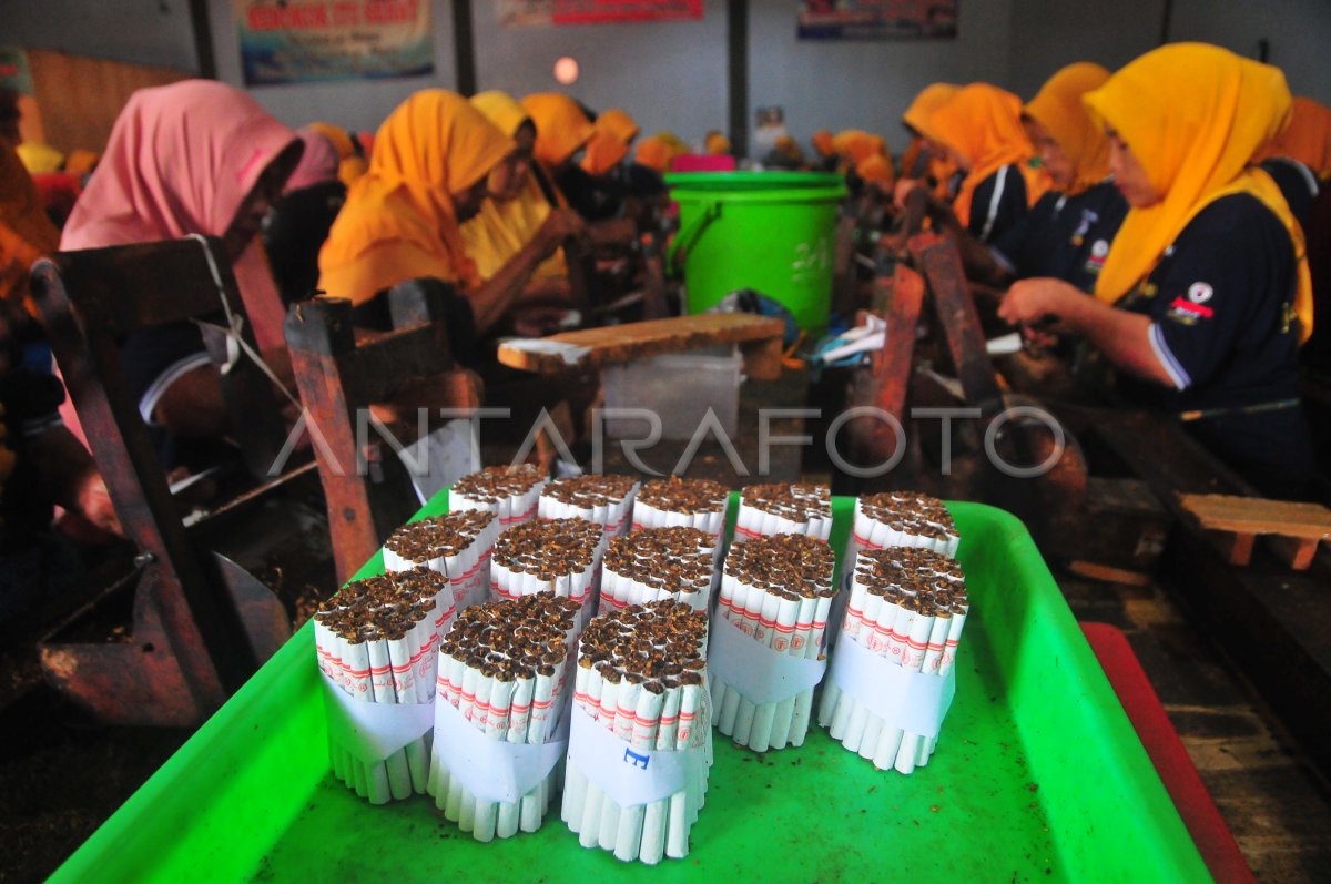 Kenaikan cukai rokok 2024 | ANTARA Foto