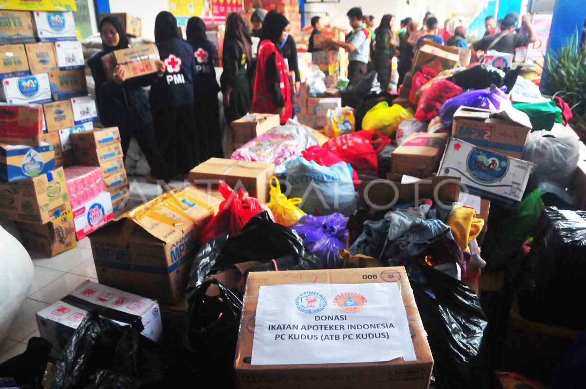 Bantuan logistik untuk korban banjir di Demak | ANTARA Foto