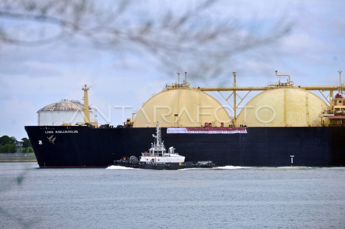 PENGKAPALAN PERDANA LNG | ANTARA Foto