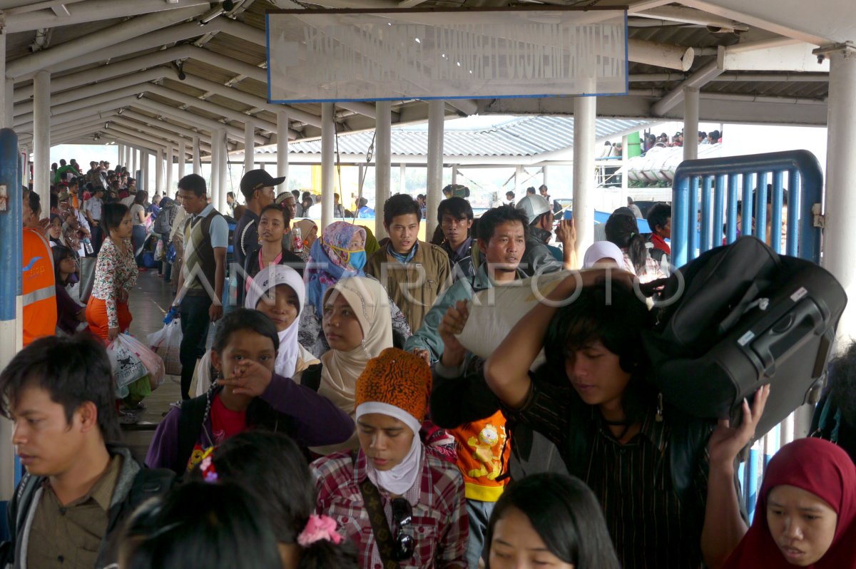 ARUS BALIK | ANTARA Foto