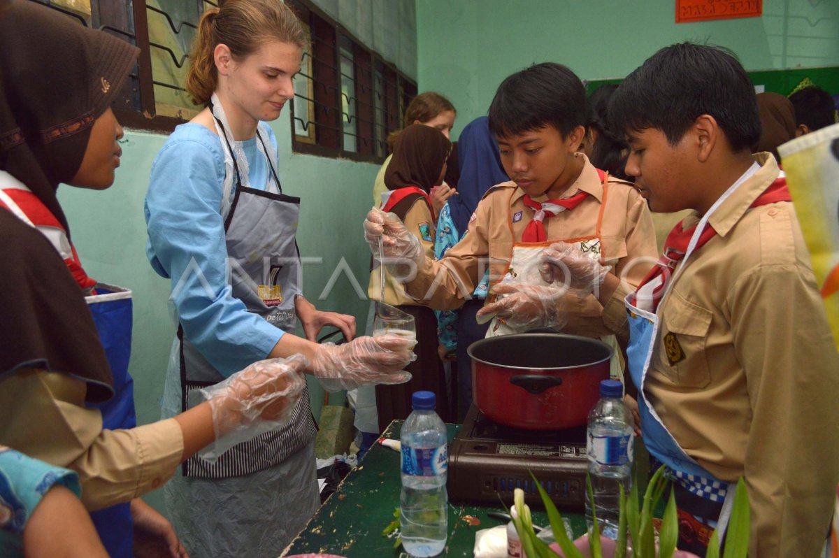 PROGRAM PERTUKARAN PELAJAR | ANTARA Foto PROGRAM PERTUKARAN PELAJAR | ANTARA Foto