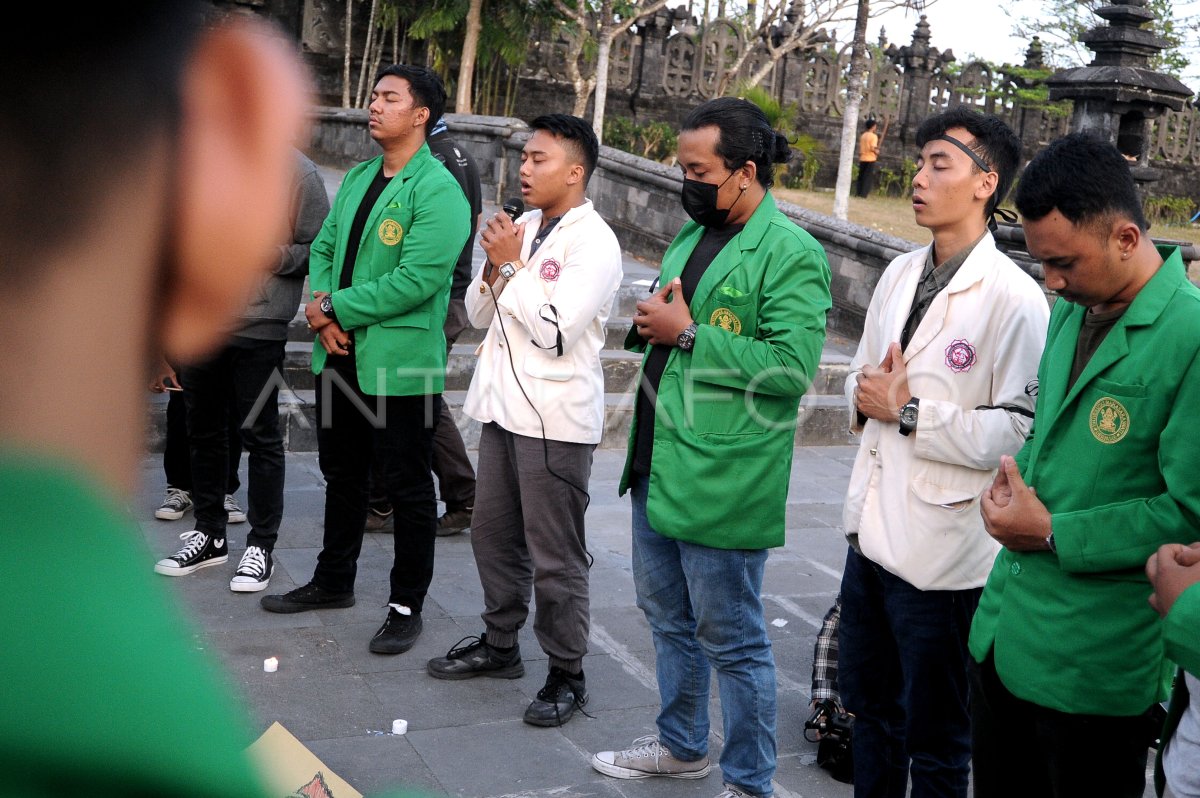 AKSI SOLIDARITAS MAHASISWA BALI | ANTARA Foto AKSI SOLIDARITAS MAHASISWA BALI | ANTARA Foto