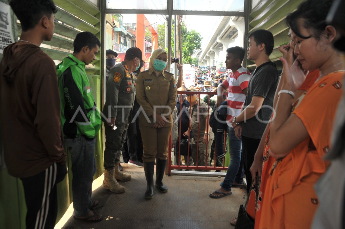 WARGA TERJARING RAZIA MASKER | ANTARA Foto