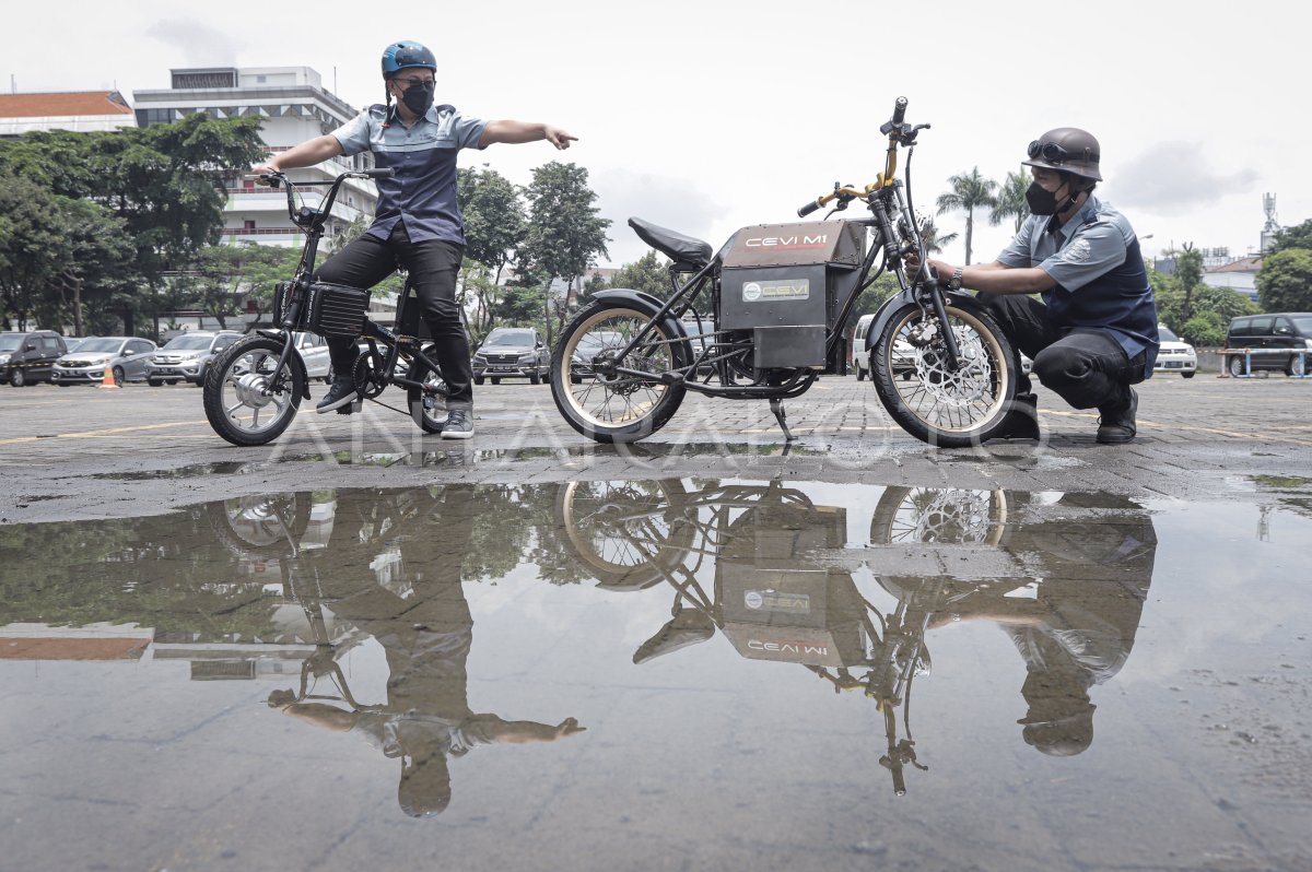 BIKE LAUNCH AND UBAYA ELECTRIC MOTOR | ANTARA Foto